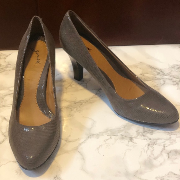 GNW | Shoes | Grey Work Pumps | Poshmark